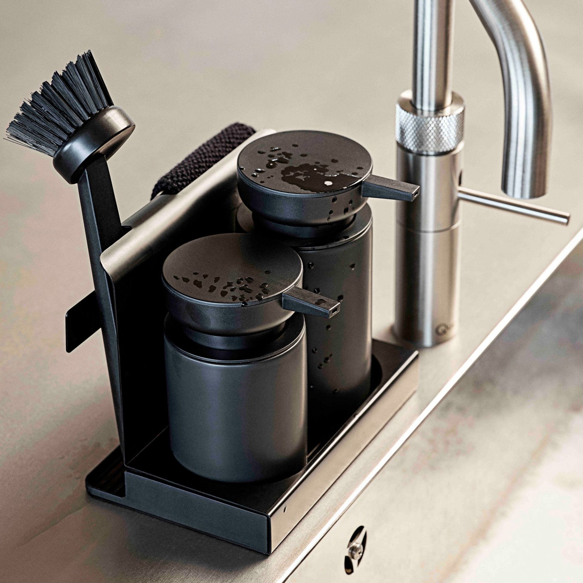 Zone - DIISH 5-piece dishwashing set - Black